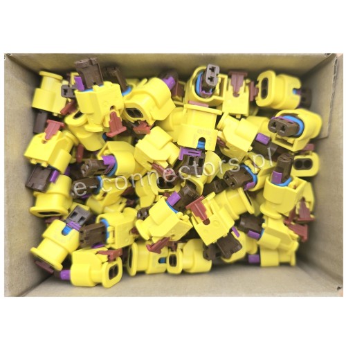 Wtyczki typu 5K0973323 (100 sztuk - same obudowy) e-connectors